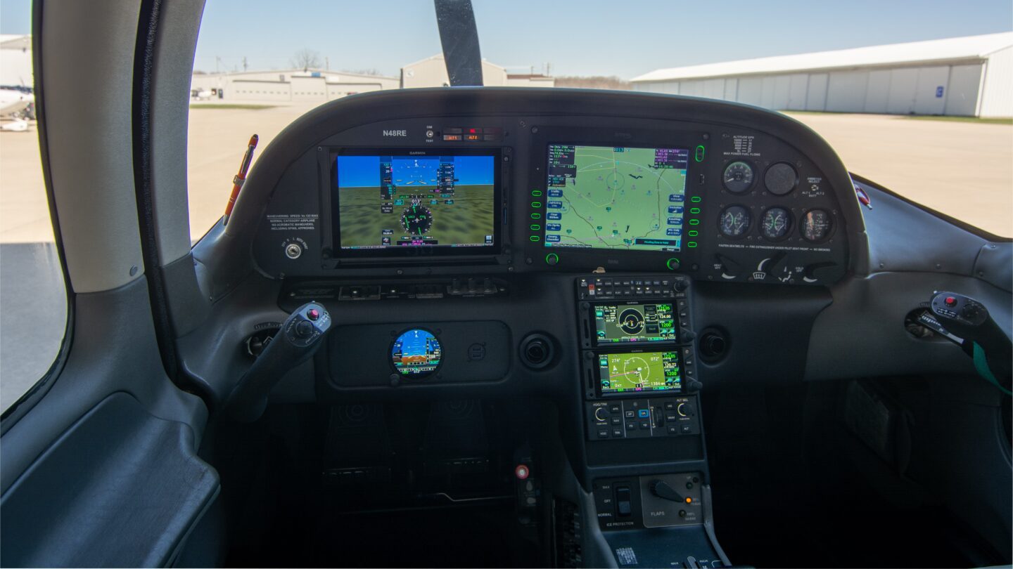 Project Watch: Panel Overhaul in Cirrus SR22 | Jet Access